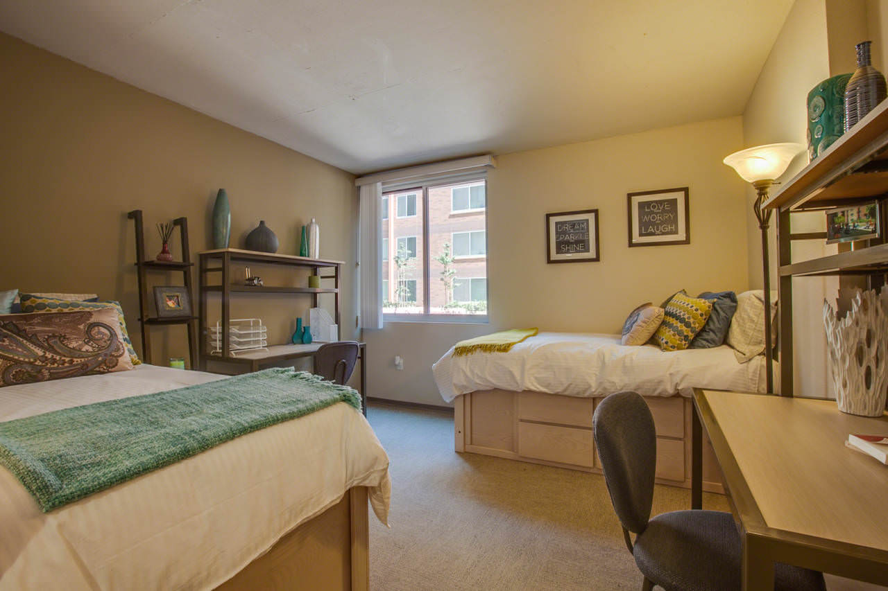 University Gateway Student Housing • Student.com