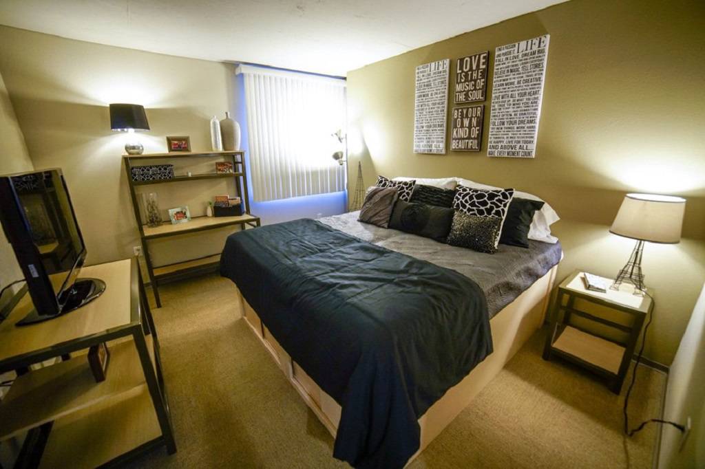 University Gateway Student Housing • Student.com