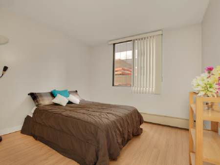 University of Calgary Student Housing • Student.com