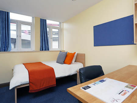 University of Warwick Student Housing • Student.com