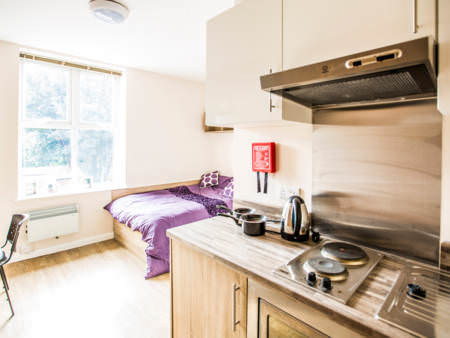University of Leeds Student Housing • Student.com